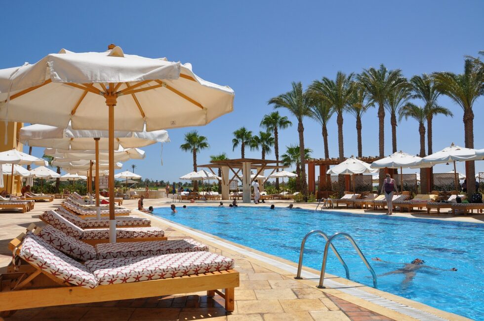 Parasol piscine / nos conseils pour bien le choisir et l’utiliser.